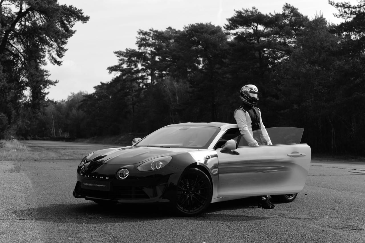 Alpine A110 Monochromatic. Mathieu César réalise une Art Car unique ...