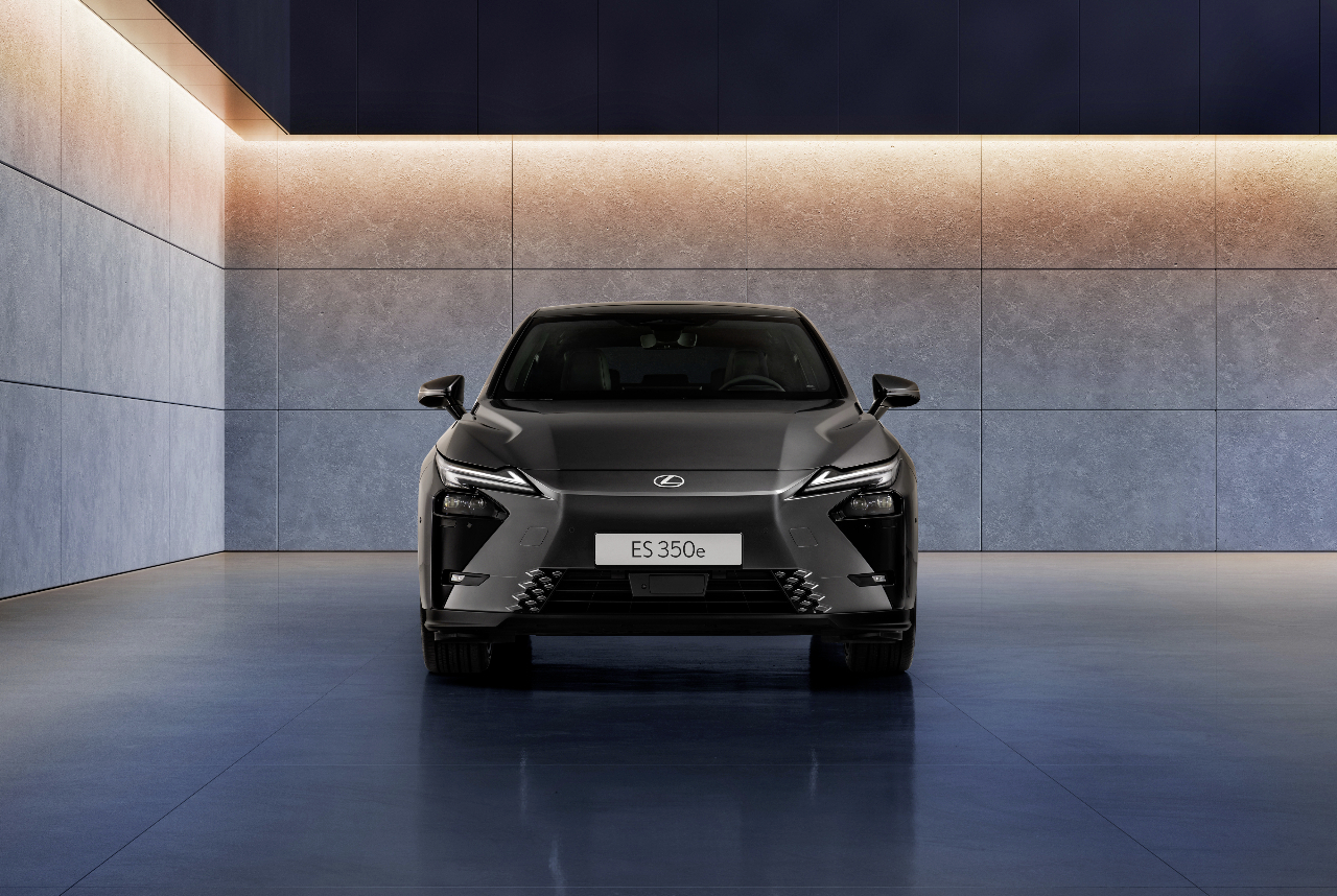 Lexus ES (2026). Quels prix pour la nouvelle berline premium hybride et ...
