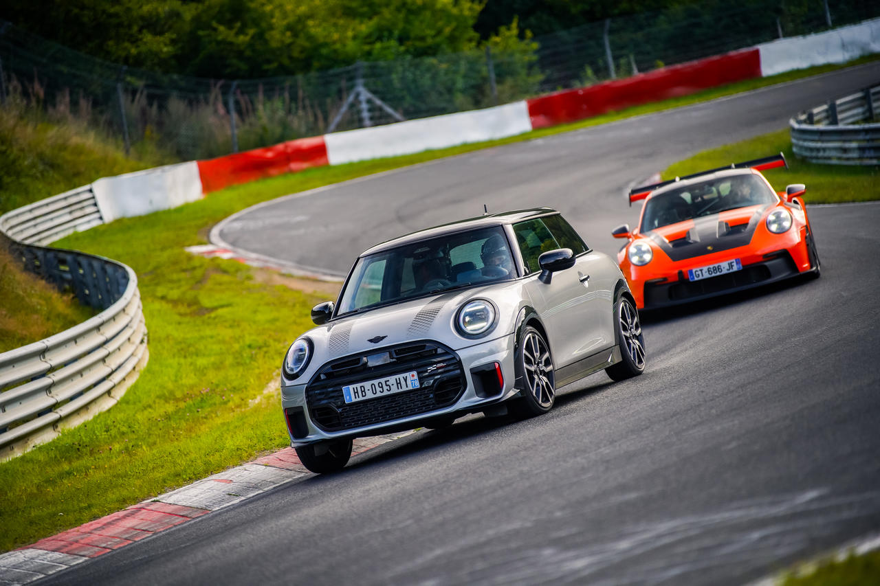 Essai extrême Mini Cooper JCW (2025). La dernière GTI thermique ...