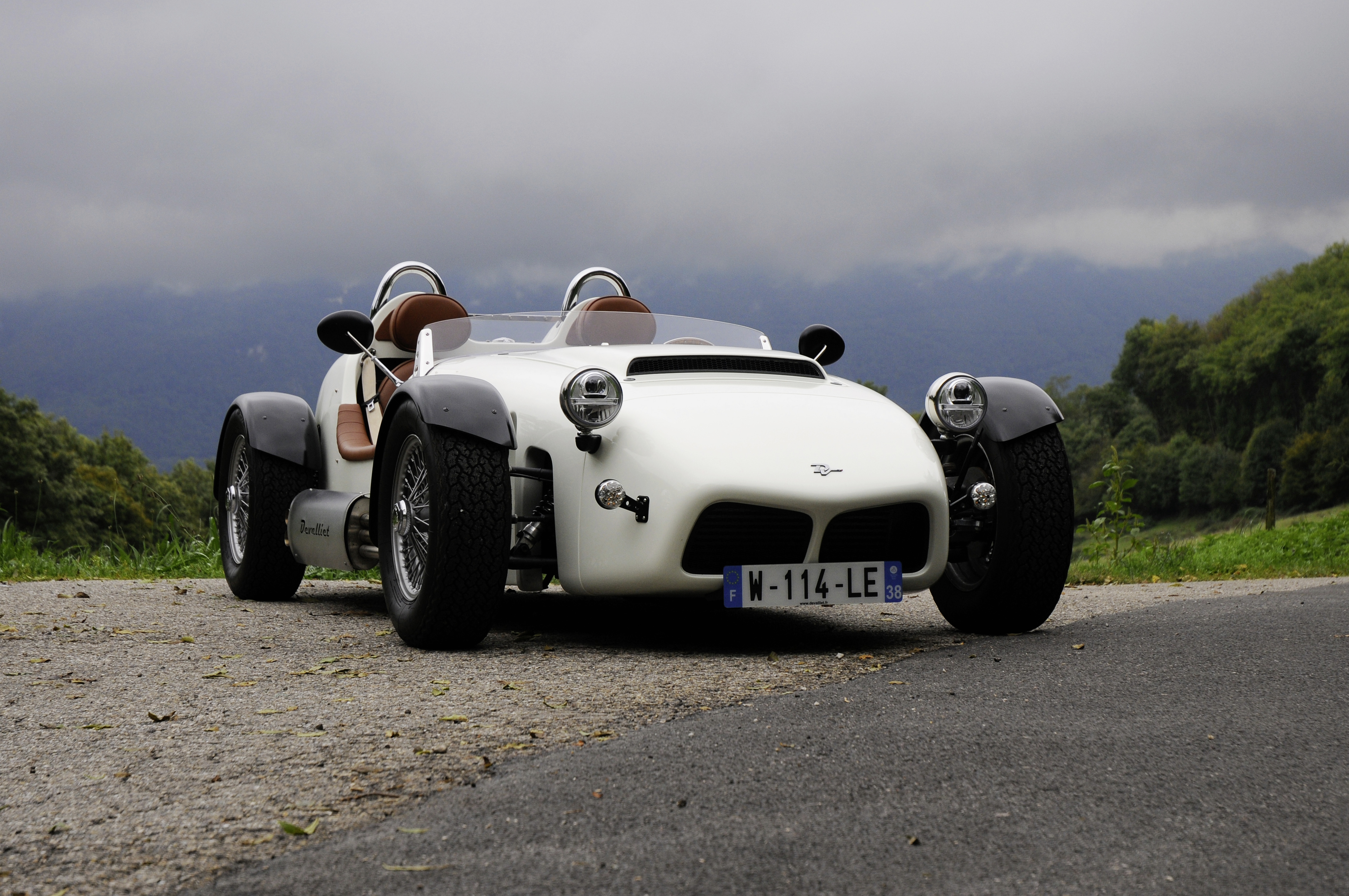 Essai Devalliet Mugello 375F. Le roadster néo-rétro made in France - L ...